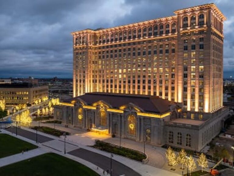 Winter At The Station // Detroit - Hey Michigan